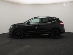 Black Nissan Qashqai 2017 in Vilnius, with an engine capacity of 1.60 L and mileage of 186 thousand km for 12199 €, photo 6 on AUTOMOTO.COM.LV