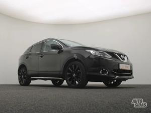 Black Nissan Qashqai 2017 in Vilnius, with an engine capacity of 1.60 L and mileage of 186 thousand km for 12199 €, photo 11 on AUTOMOTO.COM.LV