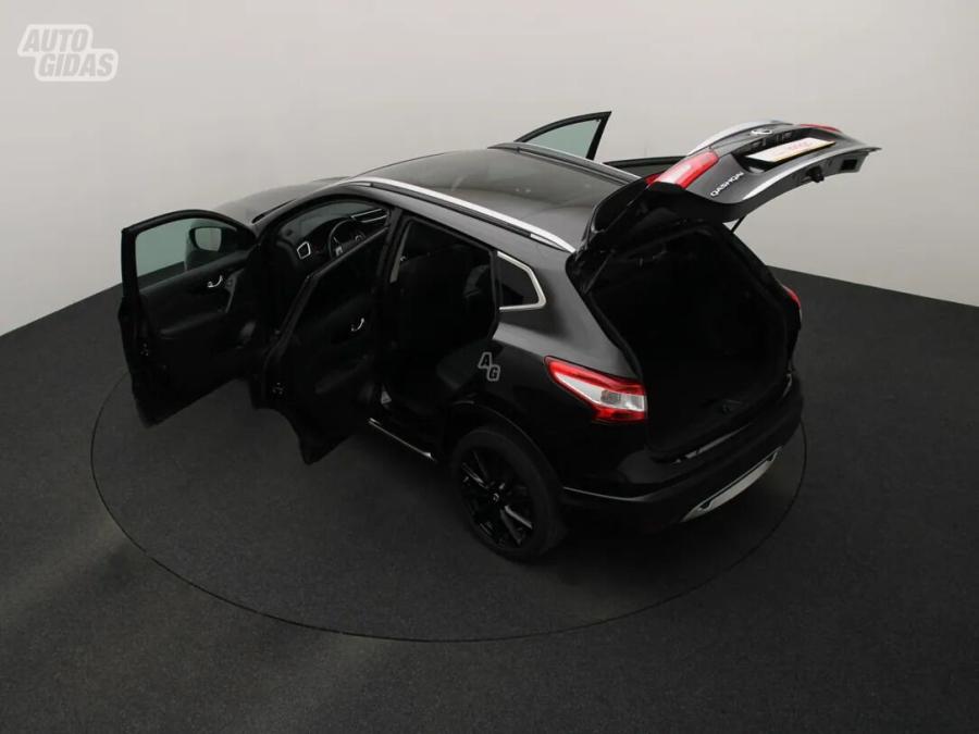Black Nissan Qashqai 2017 in Vilnius, with an engine capacity of 1.60 L and mileage of 186 thousand km for 12199 €, photo 13 on AUTOMOTO.COM.LV