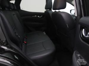 Black Nissan Qashqai 2017 in Vilnius, with an engine capacity of 1.60 L and mileage of 186 thousand km for 12199 €, photo 15 on AUTOMOTO.COM.LV