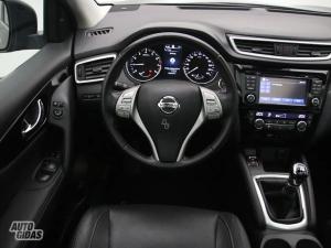 Black Nissan Qashqai 2017 in Vilnius, with an engine capacity of 1.60 L and mileage of 186 thousand km for 12199 €, photo 17 on AUTOMOTO.COM.LV
