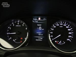 Black Nissan Qashqai 2017 in Vilnius, with an engine capacity of 1.60 L and mileage of 186 thousand km for 12199 €, photo 19 on AUTOMOTO.COM.LV