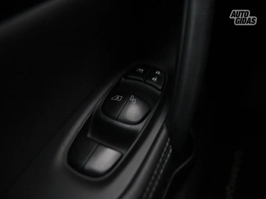 Black Nissan Qashqai 2017 in Vilnius, with an engine capacity of 1.60 L and mileage of 186 thousand km for 12199 €, photo 26 on AUTOMOTO.COM.LV