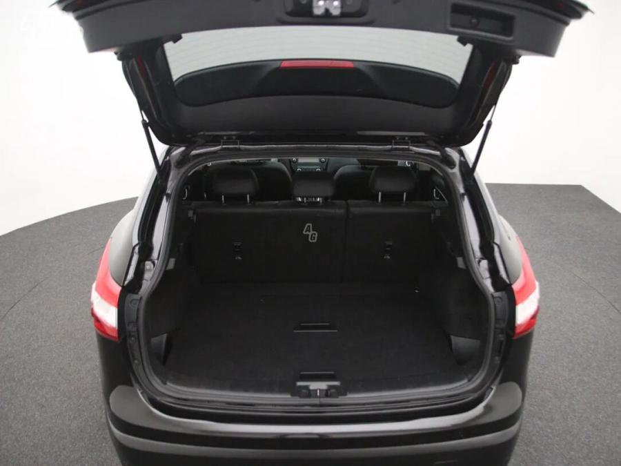 Black Nissan Qashqai 2017 in Vilnius, with an engine capacity of 1.60 L and mileage of 186 thousand km for 12199 €, photo 35 on AUTOMOTO.COM.LV