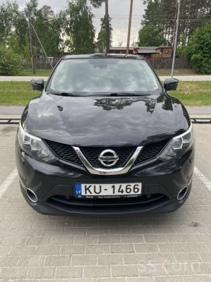 Melns Nissan Qashqai 2017 Rīga, ar dzinēja tilpumu 1.20 L un nobraukumu 150 tūkst. km par 9000 €, foto  vietnē AUTOMOTO.COM.LV