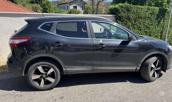 Melns Nissan Qashqai 2017 Tauragė, ar dzinēja tilpumu 1.20 L un nobraukumu 167 tūkst. km par 5700 €, foto 3 vietnē AUTOMOTO.COM.LV