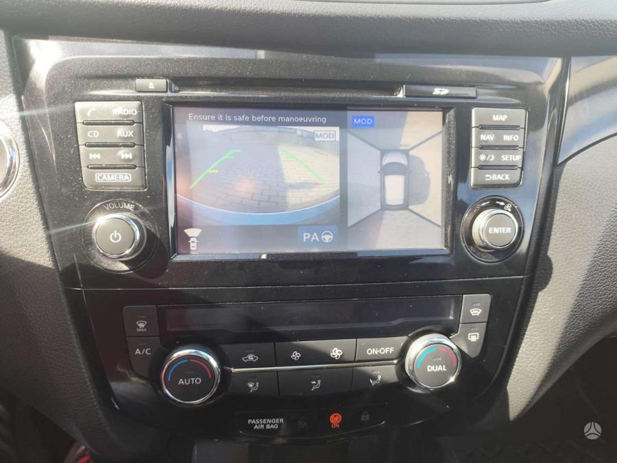 Black Nissan Qashqai 2017 in Siauliai, with an engine capacity of 1.60 L and mileage of 270 thousand km for 9200 €, photo 18 on AUTOMOTO.COM.LV