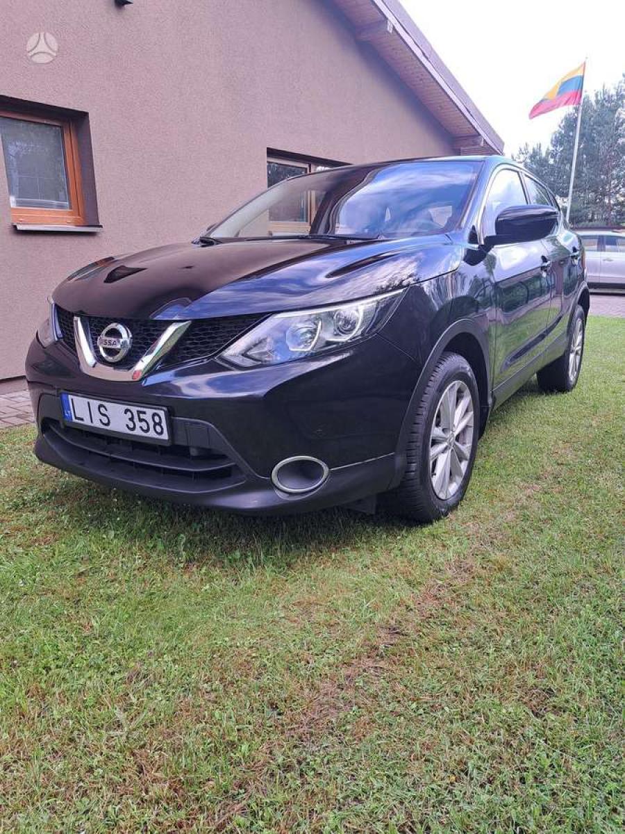 Black Nissan Qashqai 2017 in Druskininkai, with an engine capacity of 2.00 L and mileage of 52 thousand km for 10100 €, photo 4 on AUTOMOTO.COM.LV