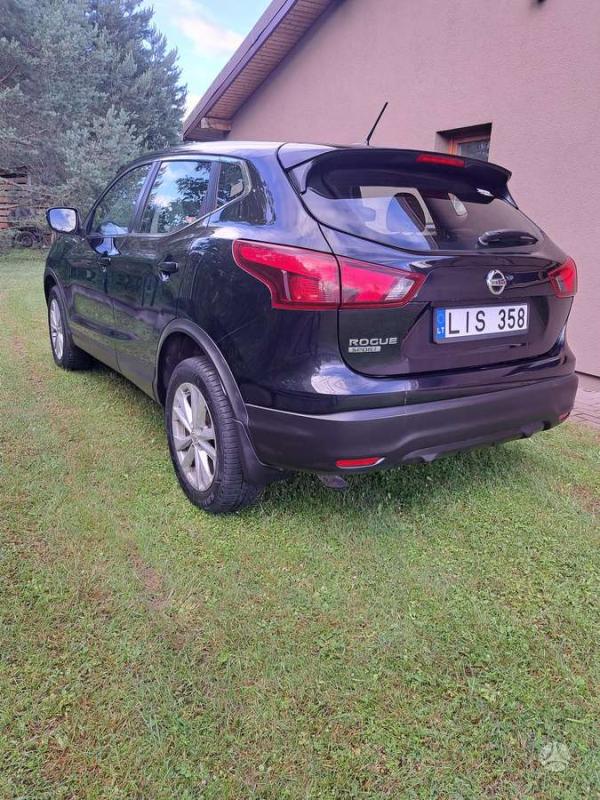 Black Nissan Qashqai 2017 in Druskininkai, with an engine capacity of 2.00 L and mileage of 52 thousand km for 10100 €, photo 4 on AUTOMOTO.COM.LV