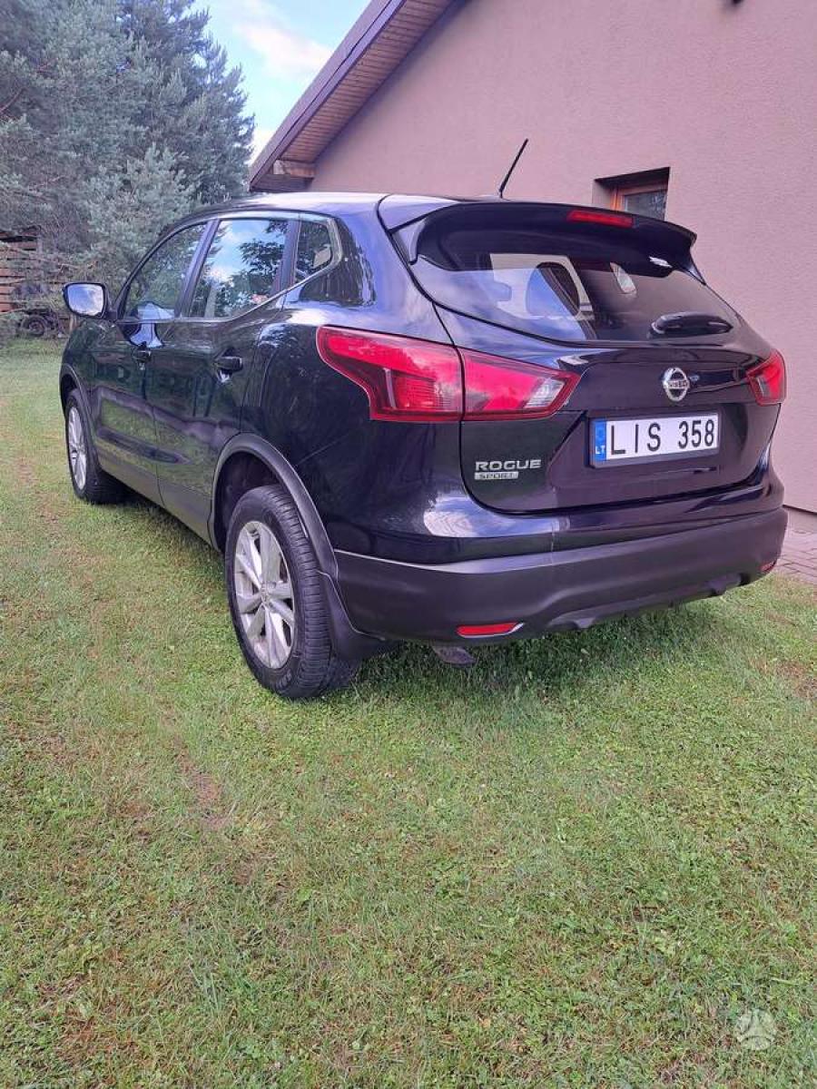Black Nissan Qashqai 2017 in Druskininkai, with an engine capacity of 2.00 L and mileage of 52 thousand km for 10100 €, photo 5 on AUTOMOTO.COM.LV