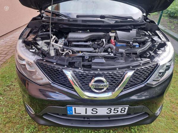 Black Nissan Qashqai 2017 in Druskininkai, with an engine capacity of 2.00 L and mileage of 52 thousand km for 10100 €, photo 5 on AUTOMOTO.COM.LV