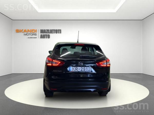 Melns Nissan Qashqai 2017 Rīga, ar dzinēja tilpumu 1.20 L un nobraukumu 254 tūkst. km par 8890 €, foto 5 vietnē AUTOMOTO.COM.LV