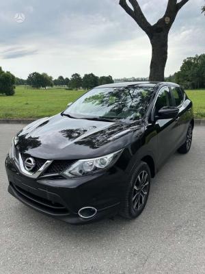 Black Nissan Qashqai 2017 in Kaunas, with an engine capacity of 1.46 L and mileage of 174 thousand km for 8550 €, photo  on AUTOMOTO.COM.LV