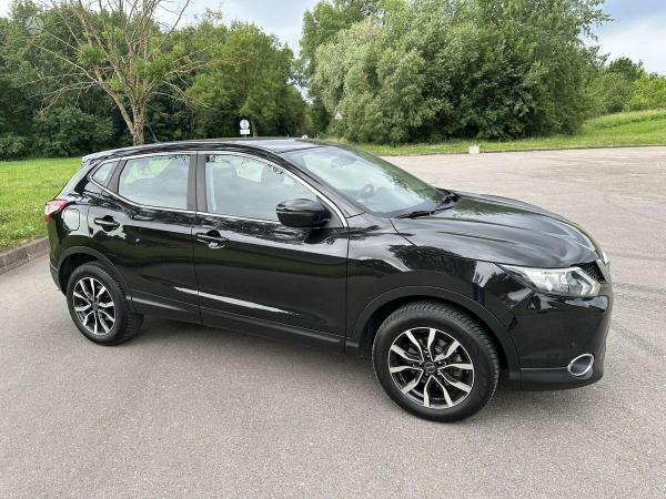Black Nissan Qashqai 2017 in Kaunas, with an engine capacity of 1.46 L and mileage of 174 thousand km for 8550 €, photo 3 on AUTOMOTO.COM.LV