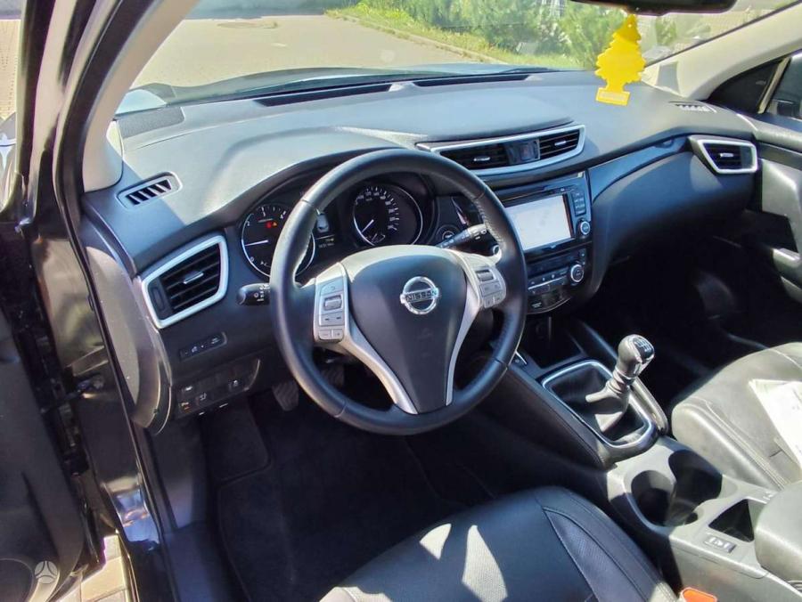 Melns Nissan Qashqai 2017 Šauļi, ar dzinēja tilpumu 1.50 L un nobraukumu 170 tūkst. km par 8800 €, foto 3 vietnē AUTOMOTO.COM.LV