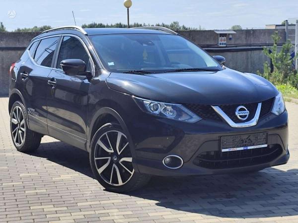 Black Nissan Qashqai 2017 in Siauliai, with an engine capacity of 1.50 L and mileage of 170 thousand km for 8800 €, photo 10 on AUTOMOTO.COM.LV