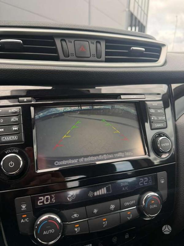 Black Nissan Qashqai 2017 in Vilnius, with an engine capacity of 1.46 L and mileage of 280 thousand km for 7999 €, photo 6 on AUTOMOTO.COM.LV