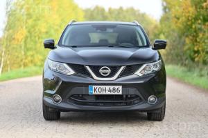 Black Nissan Qashqai 2017 in Dobele, with an engine capacity of 1.20 L and mileage of 111 thousand km for 8500 €, photo  on AUTOMOTO.COM.LV