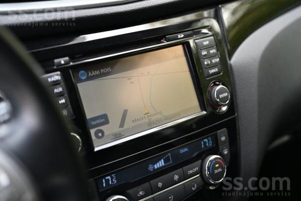Black Nissan Qashqai 2017 in Dobele, with an engine capacity of 1.20 L and mileage of 111 thousand km for 8500 €, photo 11 on AUTOMOTO.COM.LV