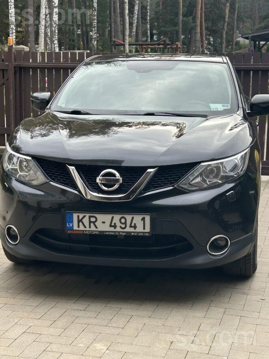 Black Nissan Qashqai 2017 in Riga, with an engine capacity of 1.20 L and mileage of 145 thousand km for 8300 €, photo 4 on AUTOMOTO.COM.LV