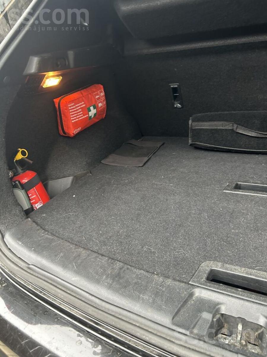Black Nissan Qashqai 2017 in Riga, with an engine capacity of 1.20 L and mileage of 145 thousand km for 8300 €, photo 6 on AUTOMOTO.COM.LV