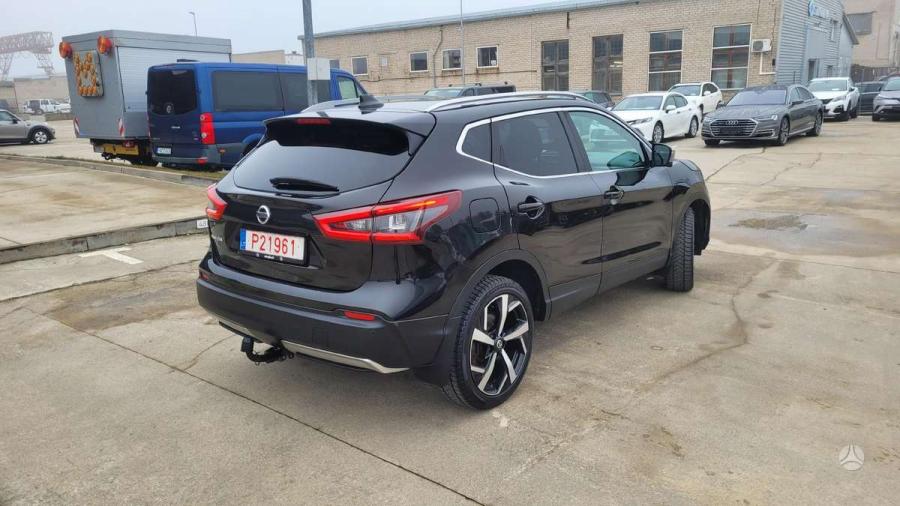 Melns Nissan Qashqai 2018 Šauļi, ar dzinēja tilpumu 1.60 L un nobraukumu 183 tūkst. km par 12700 €, foto 4 vietnē AUTOMOTO.COM.LV