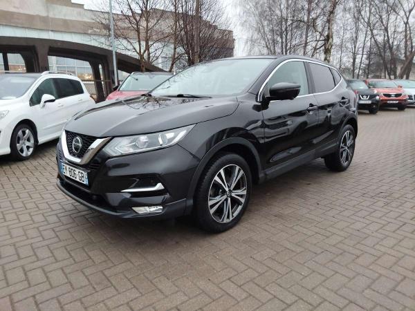 Black Nissan Qashqai 2018 in Taurage, with an engine capacity of 1.20 L and mileage of 120 thousand km for 10200 €, photo 3 on AUTOMOTO.COM.LV