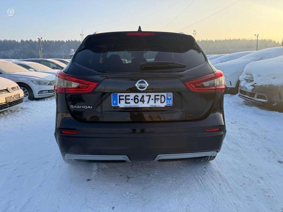 Melns Nissan Qashqai 2018 Viļņa, ar dzinēja tilpumu 1.20 L un nobraukumu 163 tūkst. km par 10700 €, foto 3 vietnē AUTOMOTO.COM.LV
