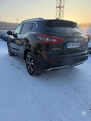 Melns Nissan Qashqai 2018 Viļņa, ar dzinēja tilpumu 1.20 L un nobraukumu 163 tūkst. km par 10700 €, foto 4 vietnē AUTOMOTO.COM.LV