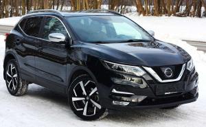 Black Nissan Qashqai 2018 in Kretinga, with an engine capacity of 1.20 L and mileage of 135 thousand km for 13099 €, photo 2 on AUTOMOTO.COM.LV
