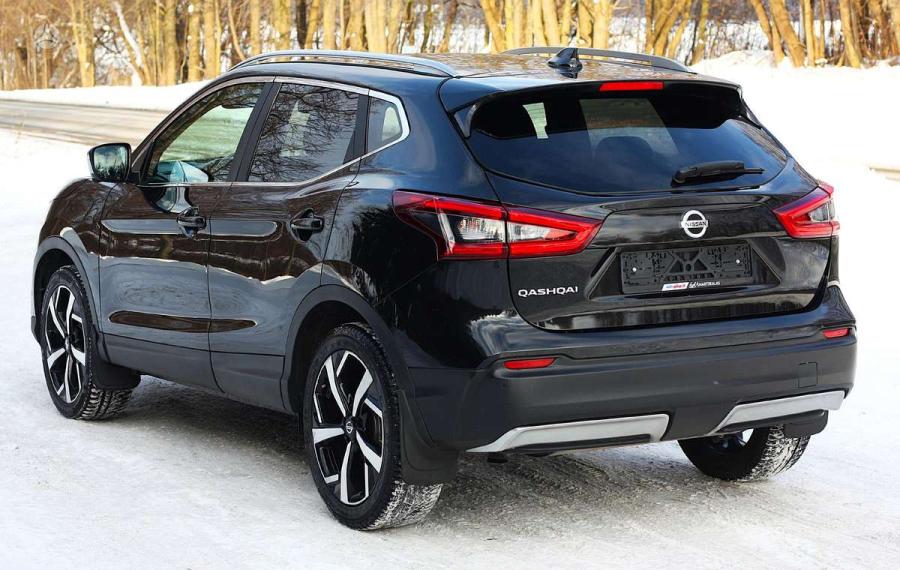 Black Nissan Qashqai 2018 in Kretinga, with an engine capacity of 1.20 L and mileage of 135 thousand km for 13099 €, photo 12 on AUTOMOTO.COM.LV