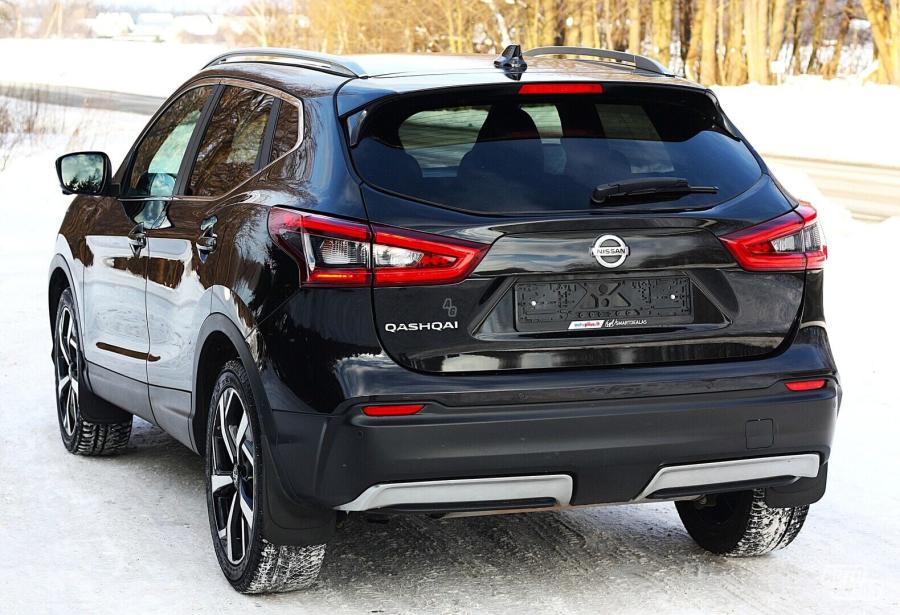 Black Nissan Qashqai 2018 in Petrikaiciai, with an engine capacity of 1.20 L and mileage of 135 thousand km for 13099 €, photo 13 on AUTOMOTO.COM.LV