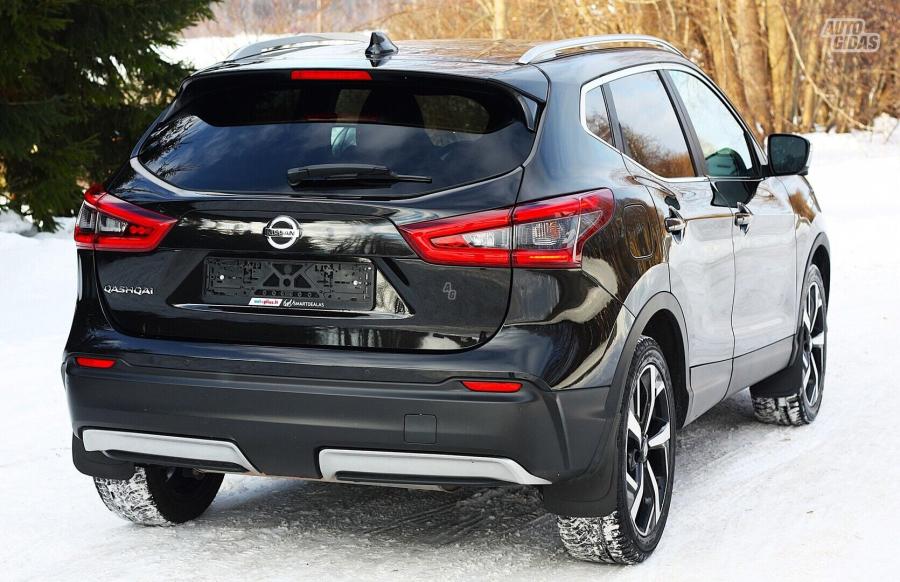 Black Nissan Qashqai 2018 in Petrikaiciai, with an engine capacity of 1.20 L and mileage of 135 thousand km for 13099 €, photo 17 on AUTOMOTO.COM.LV