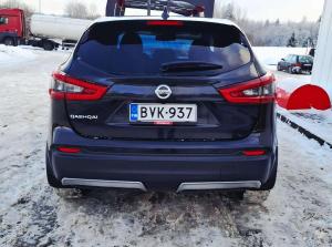 Black Nissan Qashqai 2018 in Vilnius, with an engine capacity of 1.20 L and mileage of 129 thousand km for 12400 €, photo 12 on AUTOMOTO.COM.LV