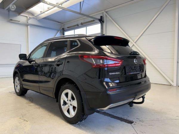 Black Nissan Qashqai 2018 in Radviliskis, with an engine capacity of 1.46 L and mileage of 109 thousand km for 13750 €, photo 4 on AUTOMOTO.COM.LV