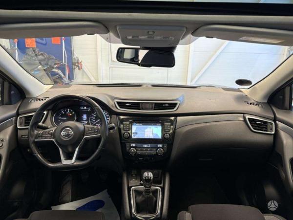 Black Nissan Qashqai 2018 in Radviliskis, with an engine capacity of 1.46 L and mileage of 109 thousand km for 13750 €, photo 9 on AUTOMOTO.COM.LV