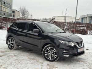 Black Nissan Qashqai 2018 in Vilnius, with an engine capacity of 1.20 L and mileage of 159 thousand km for 10200 €, photo  on AUTOMOTO.COM.LV