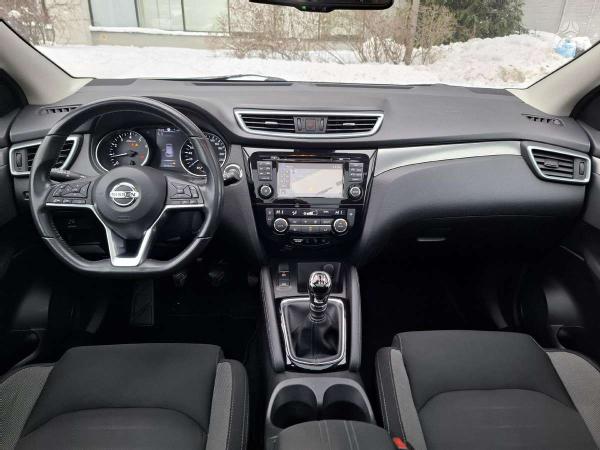 Black Nissan Qashqai 2018 in Vilnius, with an engine capacity of 1.20 L and mileage of 159 thousand km for 10200 €, photo 3 on AUTOMOTO.COM.LV