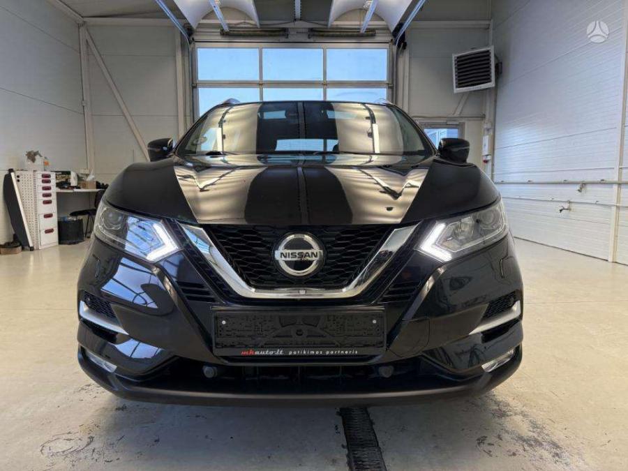 Black Nissan Qashqai 2018 in Radviliskis, with an engine capacity of 1.46 L and mileage of 109 thousand km for 13750 €, photo 5 on AUTOMOTO.COM.LV
