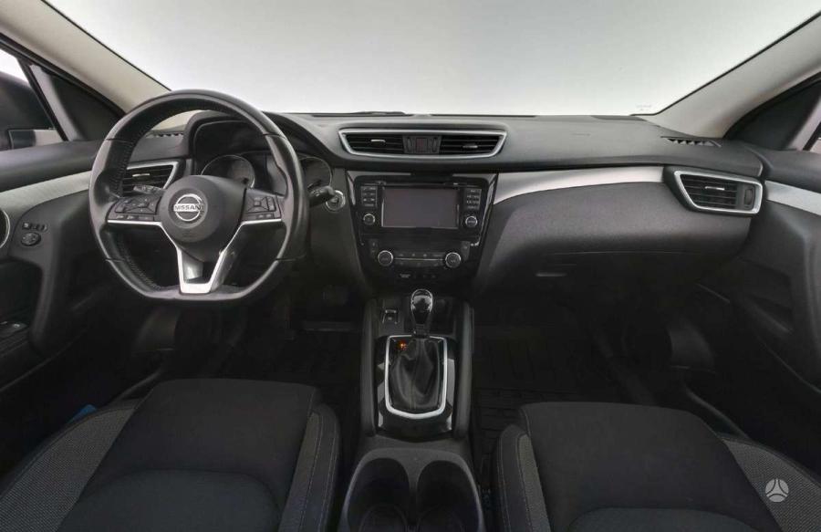Black Nissan Qashqai 2018 in Kaunas, with an engine capacity of 1.20 L and mileage of 109 thousand km for 11100 €, photo 12 on AUTOMOTO.COM.LV