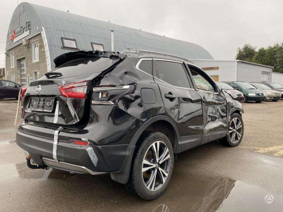Melns Nissan Qashqai 2018 Radviliškis, ar dzinēja tilpumu 1.46 L un nobraukumu 46 tūkst. km par 5750 €, foto 2 vietnē AUTOMOTO.COM.LV