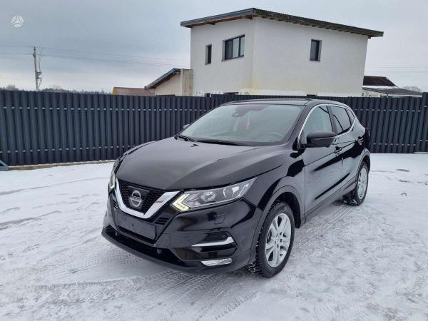 Black Nissan Qashqai 2018 in Alytus, with an engine capacity of 1.46 L and mileage of 125 thousand km for 7900 €, photo 1 on AUTOMOTO.COM.LV