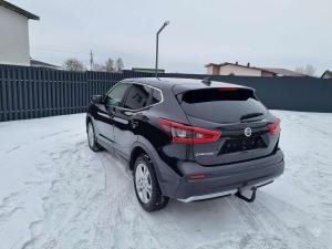 Melns Nissan Qashqai 2018 Alīta, ar dzinēja tilpumu 1.46 L un nobraukumu 125 tūkst. km par 7900 €, foto 4 vietnē AUTOMOTO.COM.LV