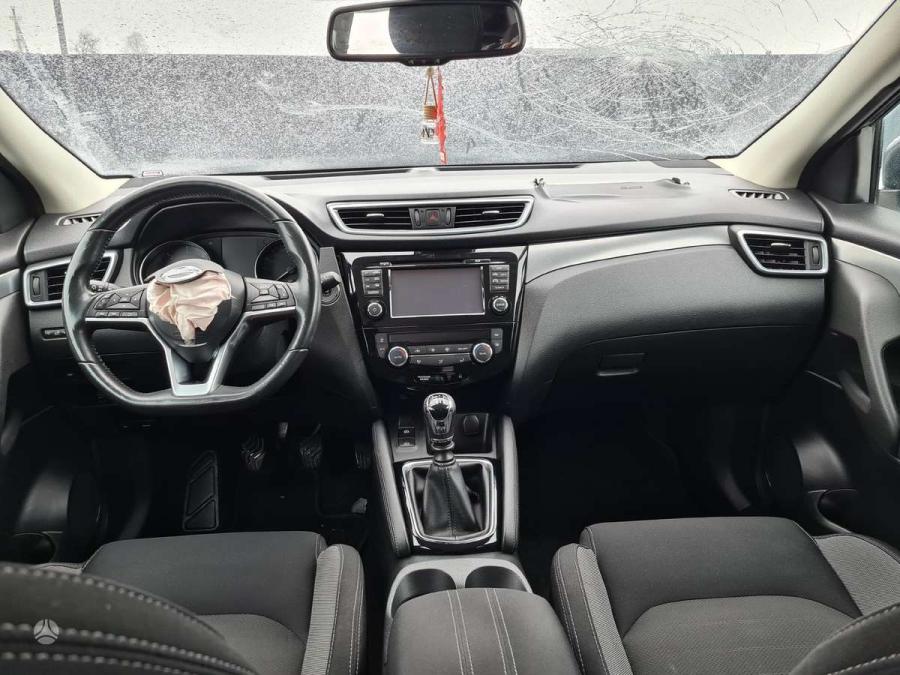 Melns Nissan Qashqai 2018 Alīta, ar dzinēja tilpumu 1.46 L un nobraukumu 125 tūkst. km par 7900 €, foto 9 vietnē AUTOMOTO.COM.LV
