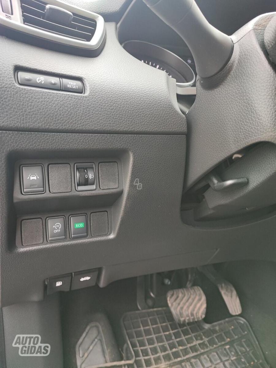 Black Nissan Qashqai 2018 in Panevezys, with an engine capacity of 1.20 L and mileage of 111 thousand km for 11300 €, photo 16 on AUTOMOTO.COM.LV