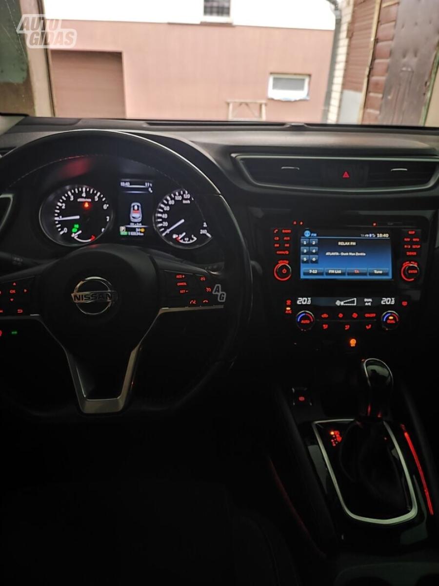 Black Nissan Qashqai 2018 in Panevezys, with an engine capacity of 1.20 L and mileage of 111 thousand km for 11300 €, photo 18 on AUTOMOTO.COM.LV