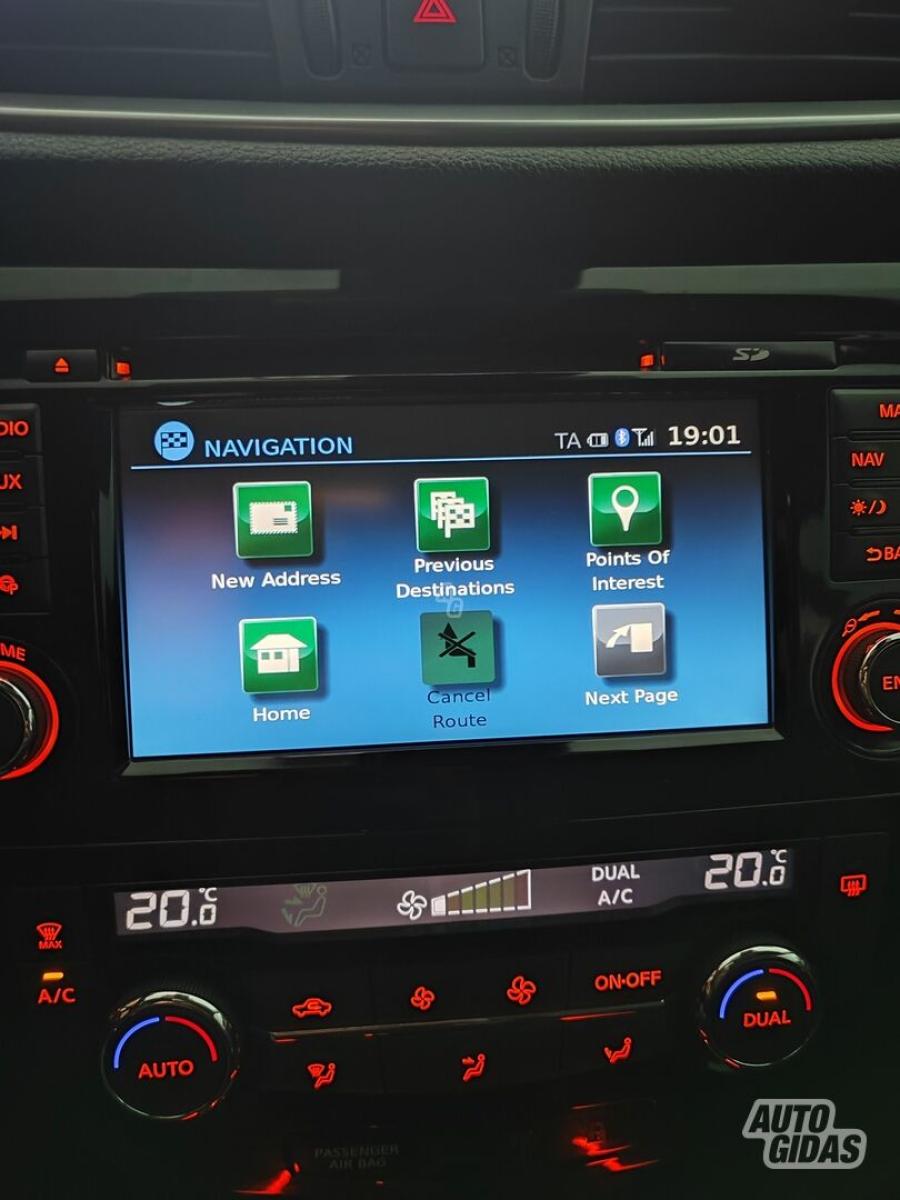 Black Nissan Qashqai 2018 in Panevezys, with an engine capacity of 1.20 L and mileage of 111 thousand km for 9800 €, photo 8 on AUTOMOTO.COM.LV