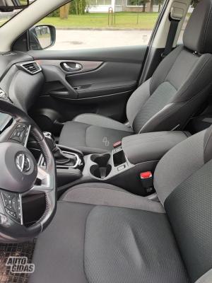 Black Nissan Qashqai 2018 in Panevezys, with an engine capacity of 1.20 L and mileage of 111 thousand km for 9800 €, photo 15 on AUTOMOTO.COM.LV
