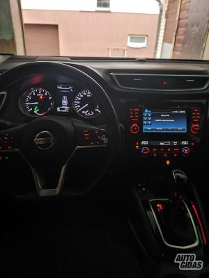 Black Nissan Qashqai 2018 in Panevezys, with an engine capacity of 1.20 L and mileage of 111 thousand km for 9800 €, photo 18 on AUTOMOTO.COM.LV