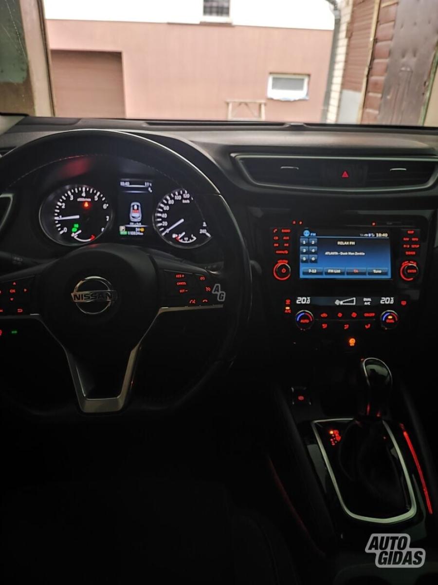 Black Nissan Qashqai 2018 in Panevezys, with an engine capacity of 1.20 L and mileage of 111 thousand km for 9800 €, photo 18 on AUTOMOTO.COM.LV